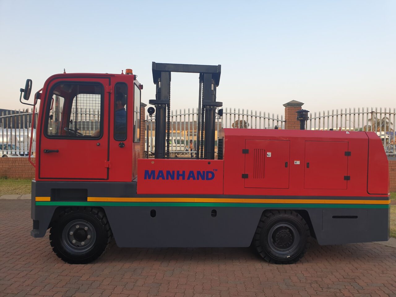 Deliveries | Manhand Group